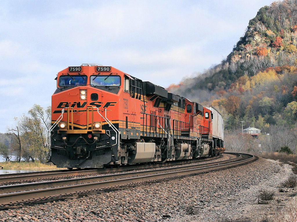 BNSF 7590